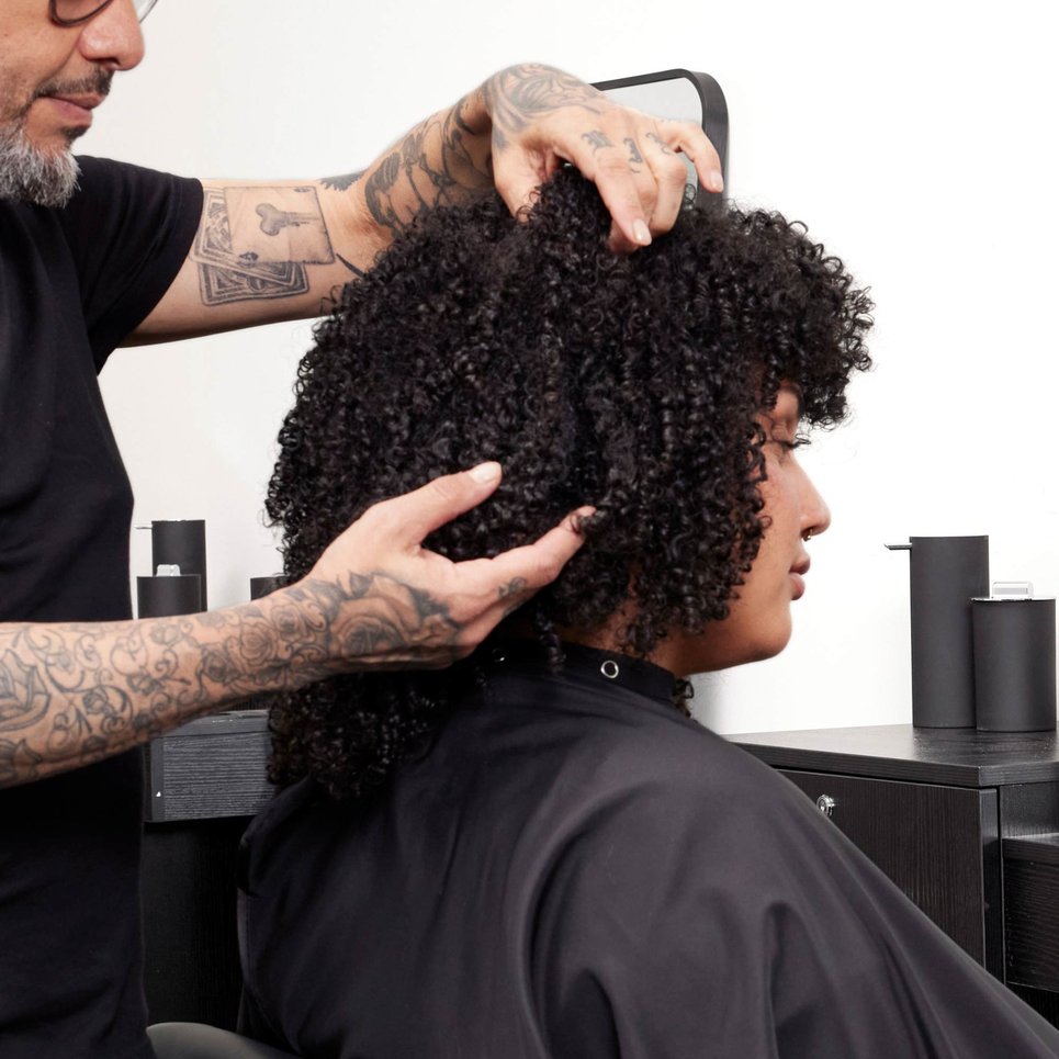 NEW! ACIDIC BONDING CURLS & CURL STYLERS - Haircare - Redken Report ...