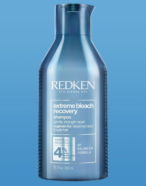 A fortifying treatment shampoo for bleached hair that adds softness ...